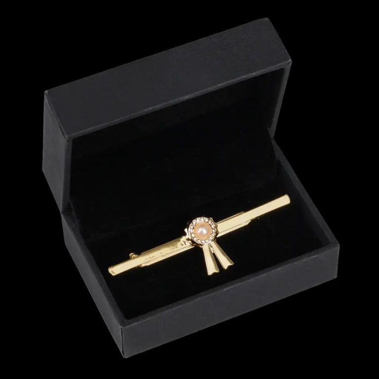 Supreme Products Royal Rosette Tie Pin – Gold – Arkle Equine